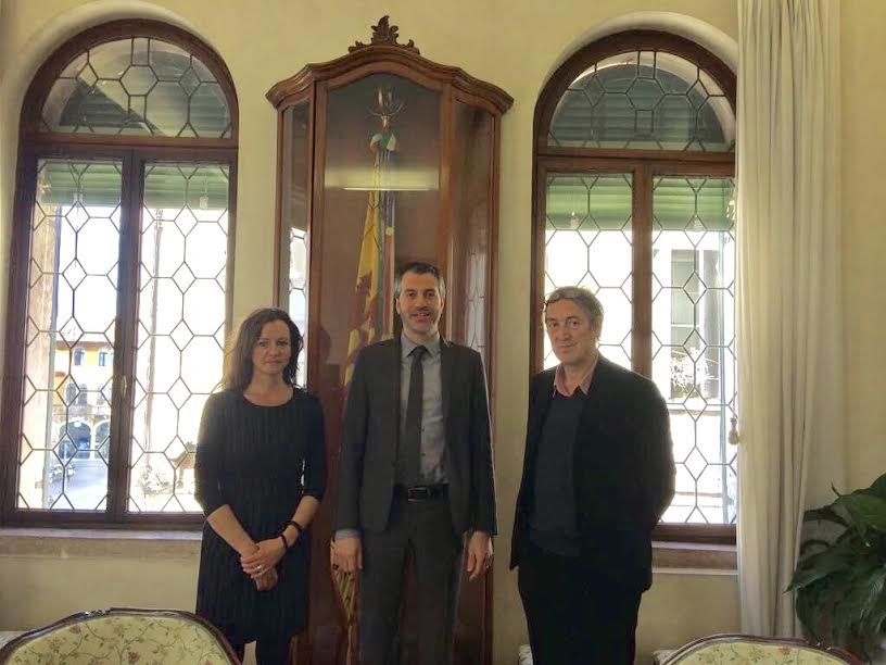 L’icona mondiale di critica d’arte Adam Lowe in visita a Bassano ...